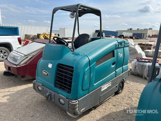 2017 Tennant T20 Ride-On Floor Scrubber | Ritchie Bros. Auctioneers