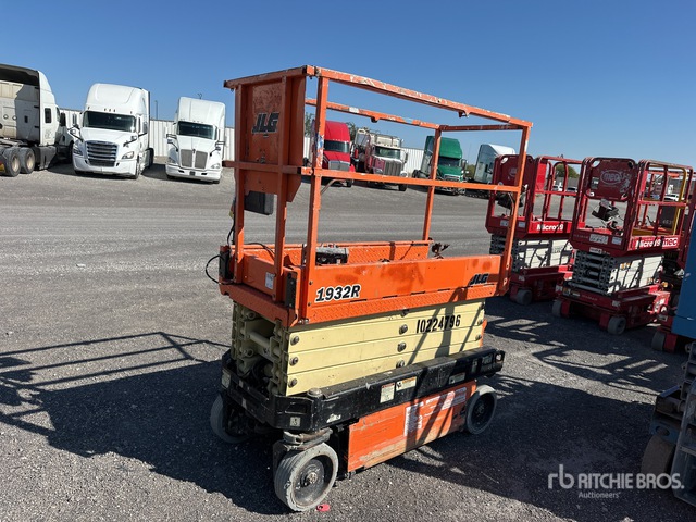 2017 JLG 1932R Electric Scissor Lift | Ritchie Bros. Auctioneers