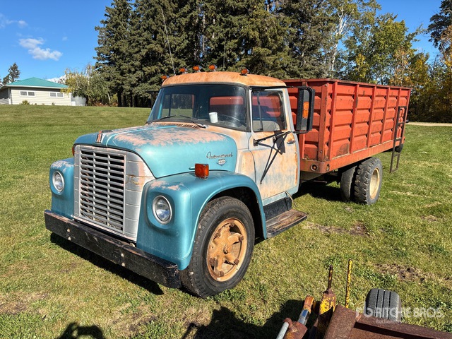 1970 International Loadstar 1600 4x2 Autocarro per grano (Inoperable ...