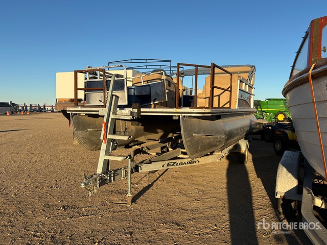2016 Cypress Cambio 200F 21 ft Pontoon Boat | Ritchie Bros. Auctioneers