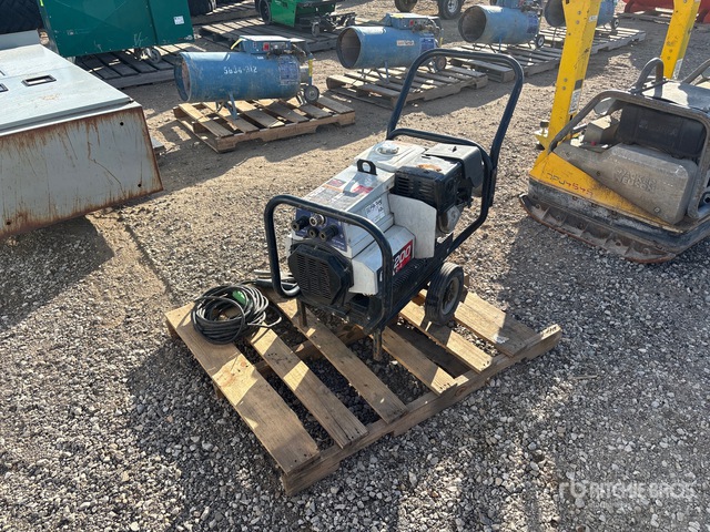 Red-D-Arc GX200 2+4 Engine Driven Welder | Ritchie Bros. Auctioneers