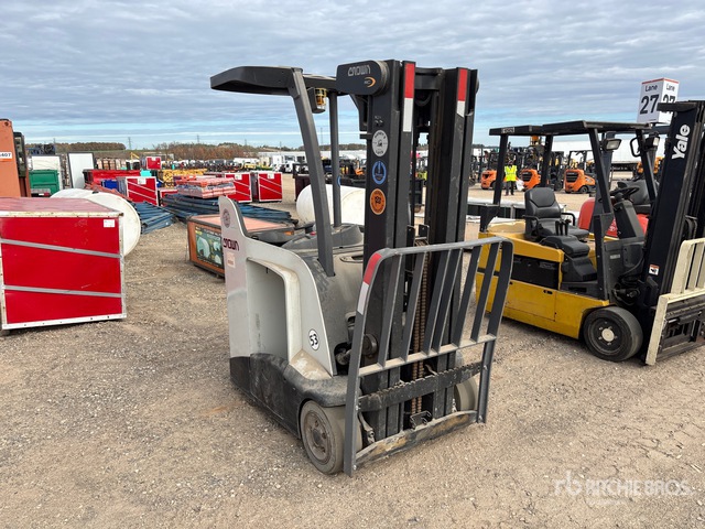 2013 Crown RC5535-30 Electric Forklift | Ritchie Bros. Auctioneers