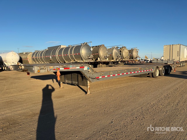 2001 Doepker 53 ft Tri/A Hydraulic Tail Trailer | Ritchie Bros. Auctioneers