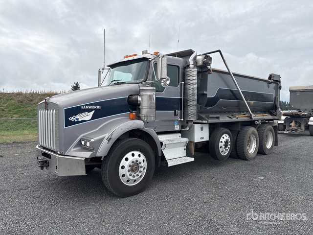 2005 Kenworth T800 8x4 Transfer Set | Ritchie Bros. Auctioneers