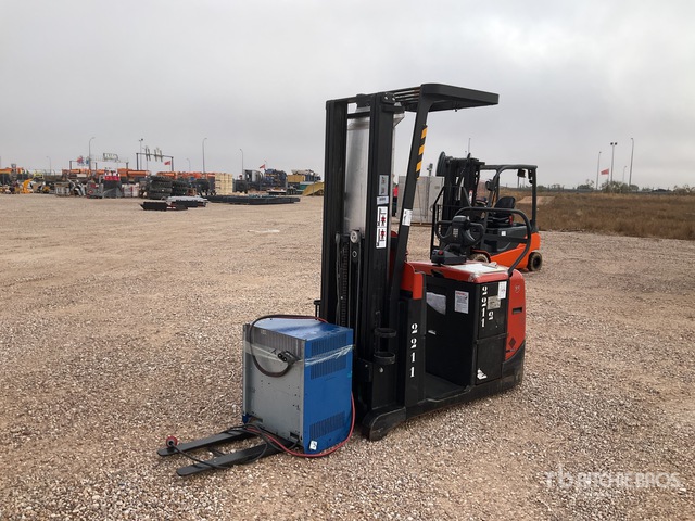 2008 BT OSE120CB Electric Stacker (Inoperable) | Ritchie Bros. Auctioneers