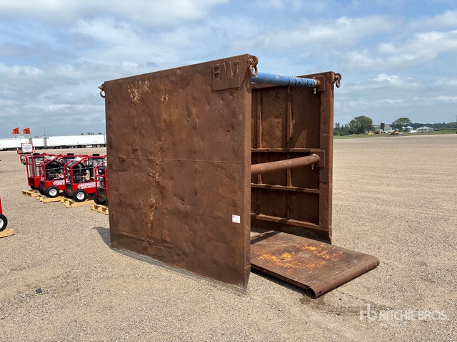 7 ft 10 in x 7 ft 10 in (4 in Wall) Trench Shield | Ritchie Bros ...