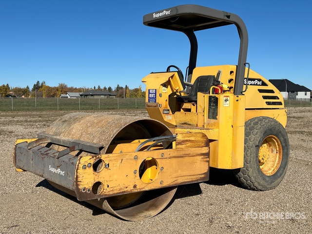Super Pac 6620 Smooth Drum Compactor | Ritchie Bros. Auctioneers
