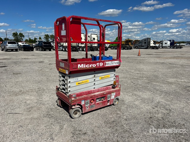 2019 MEC Micro 19 Electric Scissor Lift | Ritchie Bros. Auctioneers