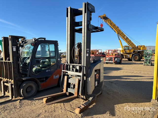 2006 Crown RR5200-45 4500 lb Reach Truck (Inoperable) | Ritchie Bros ...