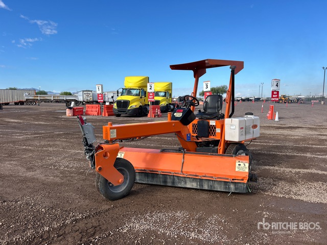 2018 Lay-Mor SM300 Self-Propelled Broom | Ritchie Bros. Auctioneers