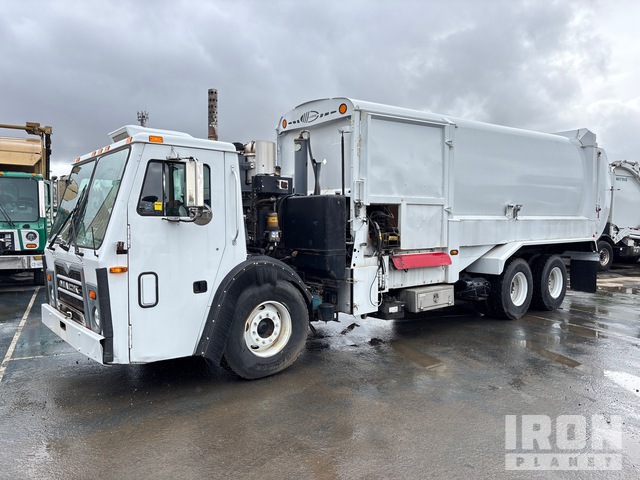 2015 Mack LEU613 6x4 Side Loader Waste Collection Truck | Ritchie Bros ...