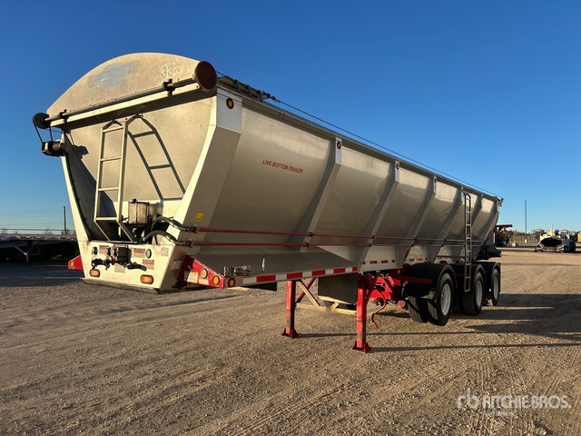 2010 Trout River 38 ft Tri/A Live Bottom Trailer | Ritchie Bros ...