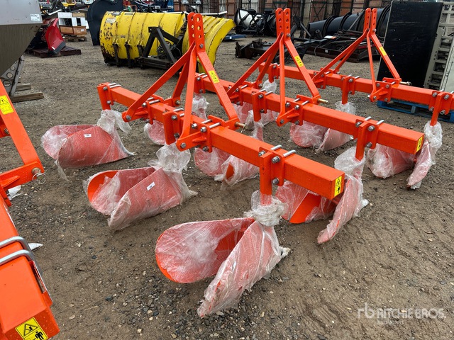 7 ft 3 Row Potato Hiller (Unused) | Ritchie Bros. Auctioneers