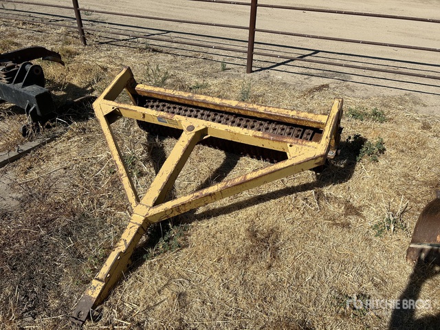 Schmeiser 60 in Drawbar Packer | Ritchie Bros. Auctioneers