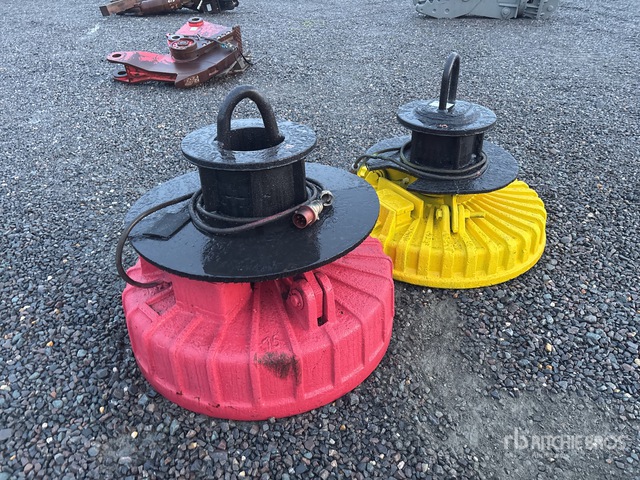 Quantity of (2) Scrap Magnet | Ritchie Bros. Auctioneers