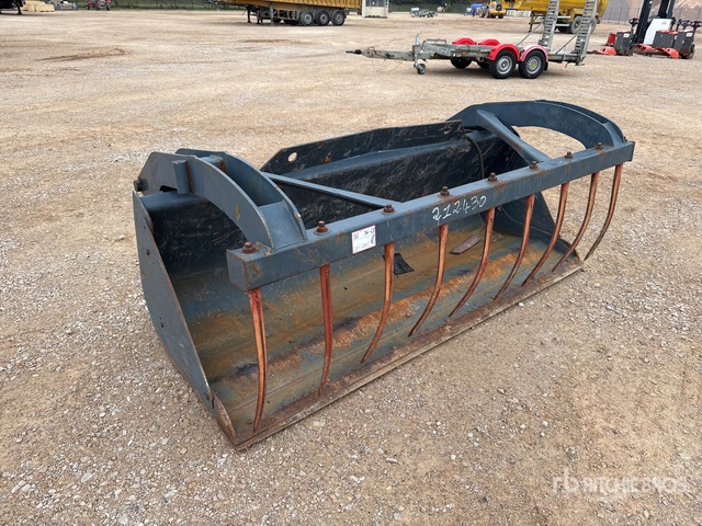 2015 Treemme 2400 mm Godet Bucket | Ritchie Bros. Auctioneers