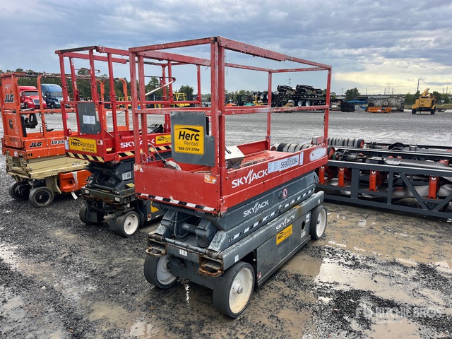 2018 Skyjack SJIII 3220 Electric Scissor Lift | Ritchie Bros. Auctioneers