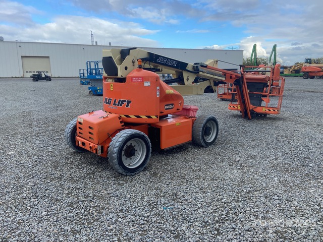 JLG M450AJ 2WD Dual Fuel Articulating Boom Lift | Ritchie Bros. Auctioneers