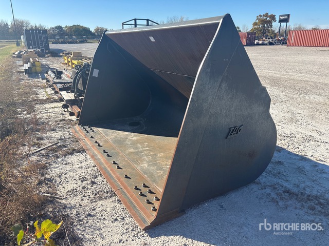 Tag 128 in 8 cyd General Purpose Wheel Loader Bucket | Ritchie Bros. Auctioneers