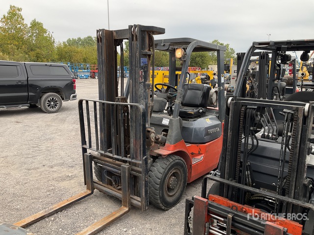 1999 Toyota 7FGU25 3750 lb Pneumatic Tire Chariot Élévateur | Ritchie ...