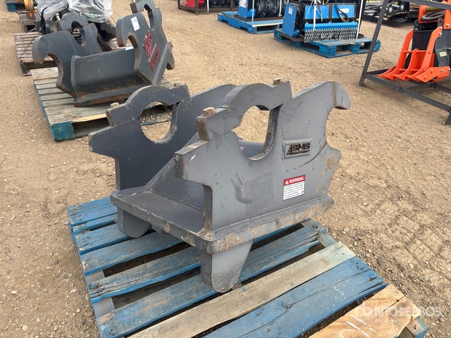 WBM 18 Ton Lifting Excavator Coupler - Fits 250 Series | Ritchie Bros ...