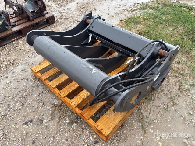 Volvo Wheel Loader Quick Coupler | Ritchie Bros. Auctioneers