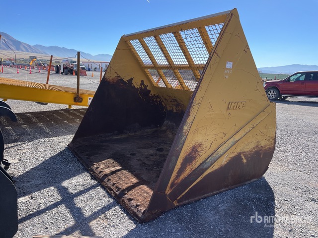 110 in 8 cyd Wheel Loader Bucket | Ritchie Bros. Auctioneers