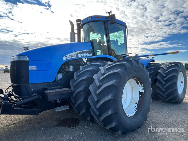 2004 New Holland TJ450 Articulated Tractor | Ritchie Bros. Auctioneers
