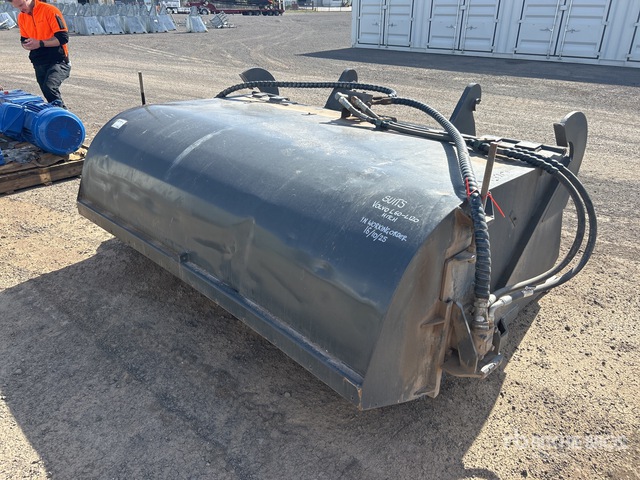 Hydrapower 2400 mm Q/C Wheel Loader Sweeper - Fits Volvo L60 - L120 ...