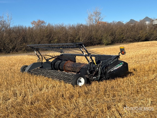 2008 MacDon PW7 14 ft Combine Pickup Header | Ritchie Bros. Auctioneers