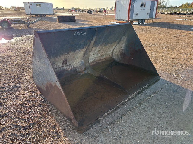 2016 Treemme PF25.ZM2.CDC 2350 mm Godet Bucket | Ritchie Bros. Auctioneers