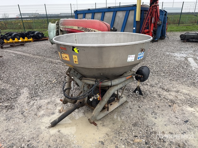2014 Gamberini MGO 650 Fertilizer Spreader | Ritchie Bros. Auctioneers