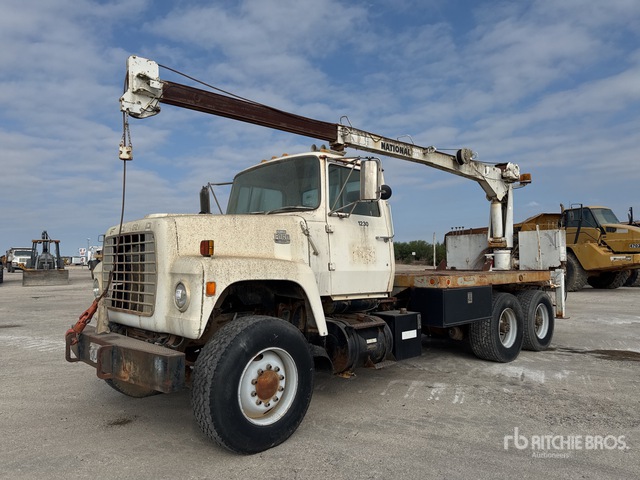 National Series 200 / 228 10700 lb Straight Boom on 1979 Ford LT800 6x4 ...