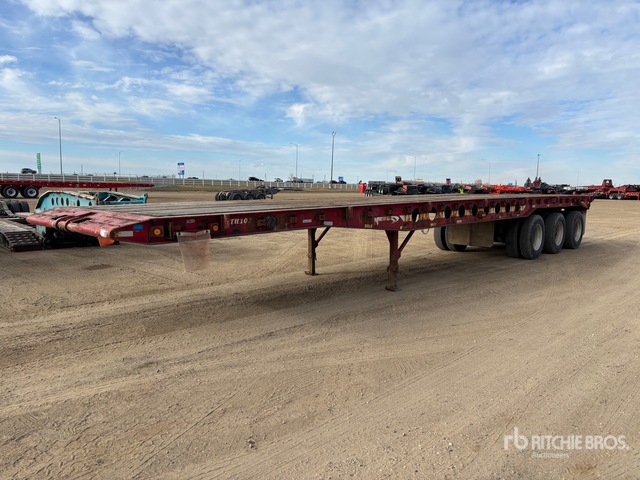 1995 Scona 46 ft Tri/A Flatbed Oilfield Trailer | Ritchie Bros. Auctioneers