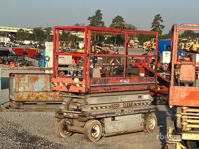 2000 Skyjack SJIII-3220 Electric Scissor Lift (Inoperable) | Ritchie ...