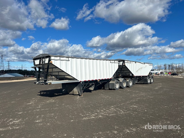 2017 Berg GT328 Super B-Train Grain Trailer | Ritchie Bros. Auctioneers