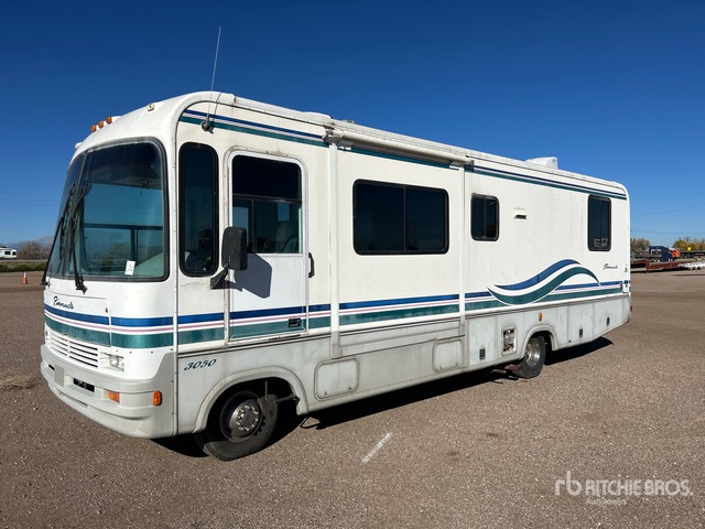 1997 Ford Pinnacle Motor Home (Inoperable) | Ritchie Bros. Auctioneers