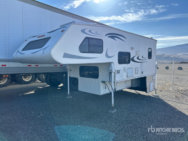 2002 Lance 1121 Truck Camper | Ritchie Bros. Auctioneers