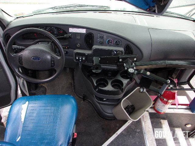 2006 Ford Bus E450 in Madison Heights, Virginia, United States ...