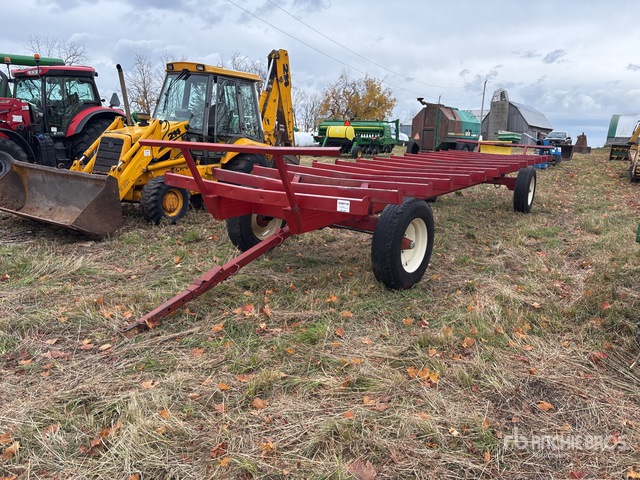 Horst Welding 205 30 ft Round Bale Wagon | Ritchie Bros. Auctioneers