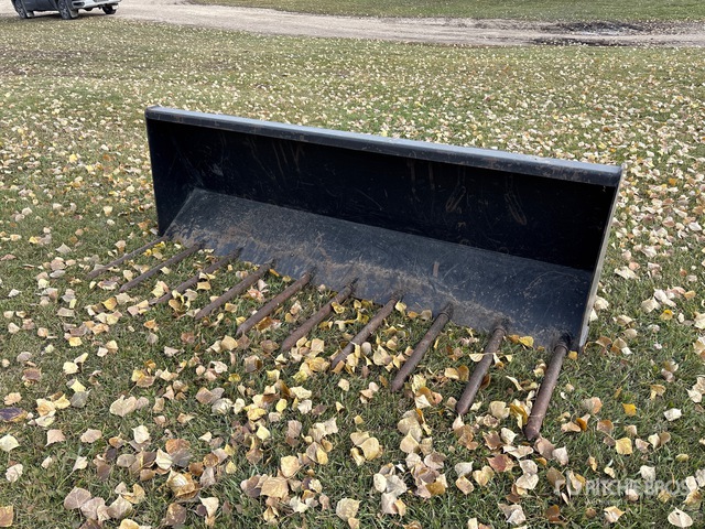 85 in Manure Ag Tractor Bucket | Ritchie Bros. Auctioneers