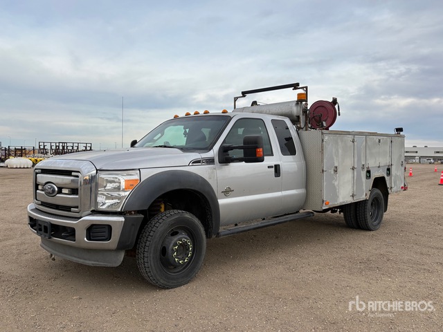 2011 Ford F-550 XLT 4x4 Extended Cab Camion de servicios | Ritchie Bros ...