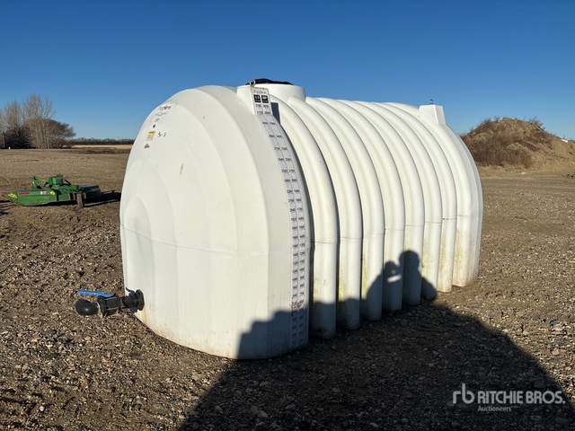 Free Form Gen 2 2650 gal Water Tank | Ritchie Bros. Auctioneers
