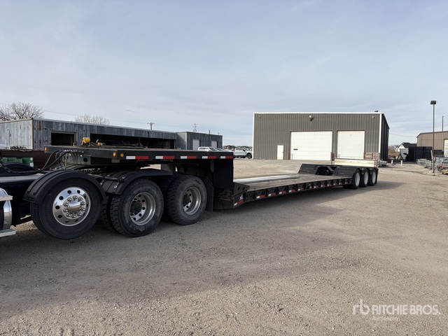 2015 XL Specialized XL110HDE Lowboy Trailer | Ritchie Bros. Auctioneers