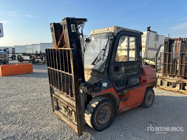 2011 Toyota 7FDU35 7000 lb Pneumatic Tire Forklift (Inoperable ...