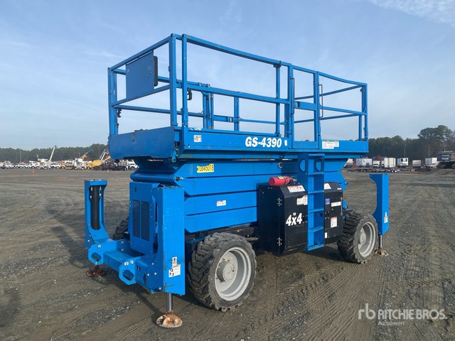 2018 Genie GS-4390 RT 4x4 Dual Fuel Scissor Lift | Ritchie Bros ...