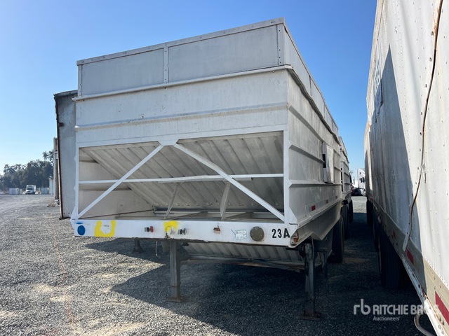 1961 Glaco S/A Lead Hopper Bottom Grain Trailer | Ritchie Bros. Auctioneers
