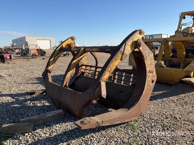 108 in Q/C Log Wheel Loader Grapple | Ritchie Bros. Auctioneers