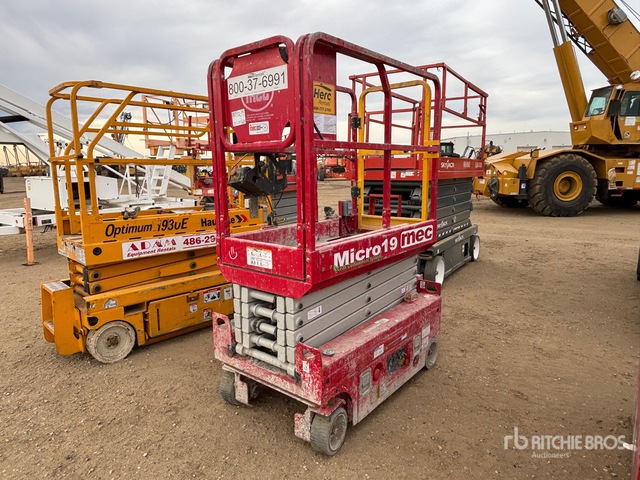 MEC Micro 19 Electric Scissor Lift | Ritchie Bros. Auctioneers