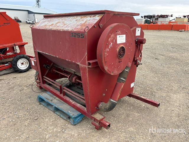 Valmar 3255 60 in Liquid Applicateur d'engrais | Ritchie Bros. Auctioneers
